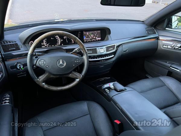 Melns Mercedes-Benz S-Class 2010 Tallina, ar dzinēja tilpumu 3.00 L un nobraukumu 300 tūkst. km par 13500 €, foto 5 vietnē AUTOMOTO.COM.LV