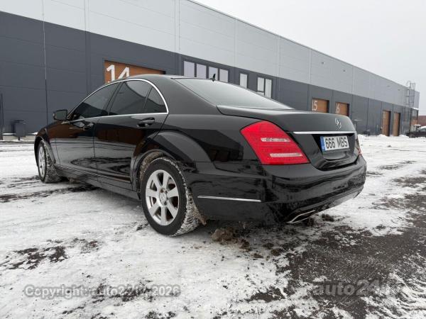 Melns Mercedes-Benz S-Class 2011 Tallina, ar dzinēja tilpumu 3.50 L un nobraukumu 259 tūkst. km par 9900 €, foto 7 vietnē AUTOMOTO.COM.LV
