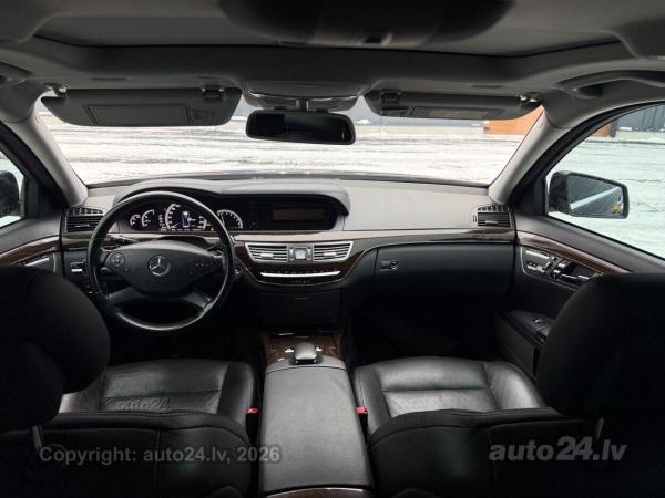 Melns Mercedes-Benz S-Class 2011 Tallina, ar dzinēja tilpumu 3.50 L un nobraukumu 259 tūkst. km par 9900 €, foto 9 vietnē AUTOMOTO.COM.LV
