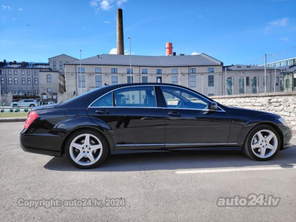 Melns Mercedes-Benz S-Class 2011 Tallina, ar dzinēja tilpumu 5.50 L un nobraukumu 77 tūkst. km par 31000 €, foto 3 vietnē AUTOMOTO.COM.LV