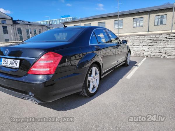 Melns Mercedes-Benz S-Class 2011 Tallina, ar dzinēja tilpumu 5.50 L un nobraukumu 77 tūkst. km par 31000 €, foto 6 vietnē AUTOMOTO.COM.LV
