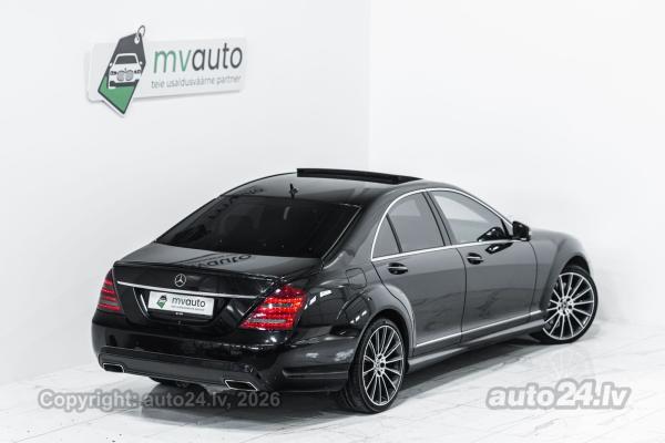 Black Mercedes-Benz S-Class 2011 in Tallinn, with an engine capacity of 3.00 L and mileage of 304 thousand km for 10990 €, photo 2 on AUTOMOTO.COM.LV