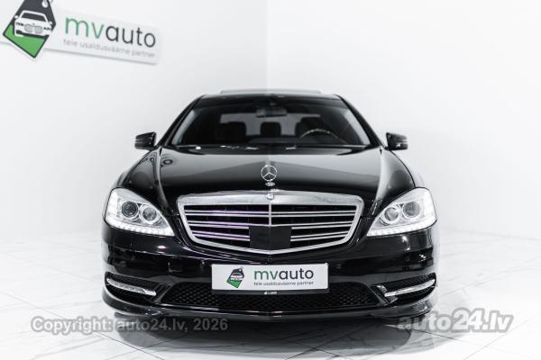 Black Mercedes-Benz S-Class 2011 in Tallinn, with an engine capacity of 3.00 L and mileage of 304 thousand km for 10990 €, photo 4 on AUTOMOTO.COM.LV