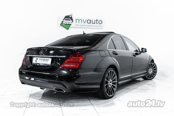 Black Mercedes-Benz S-Class 2011 in Tallinn, with an engine capacity of 3.00 L and mileage of 304 thousand km for 10990 €, photo 8 on AUTOMOTO.COM.LV