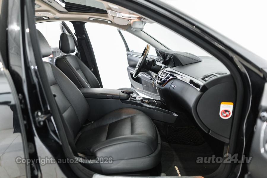 Melns Mercedes-Benz S-Class 2011 Tallina, ar dzinēja tilpumu 3.00 L un nobraukumu 304 tūkst. km par 10990 €, foto 17 vietnē AUTOMOTO.COM.LV