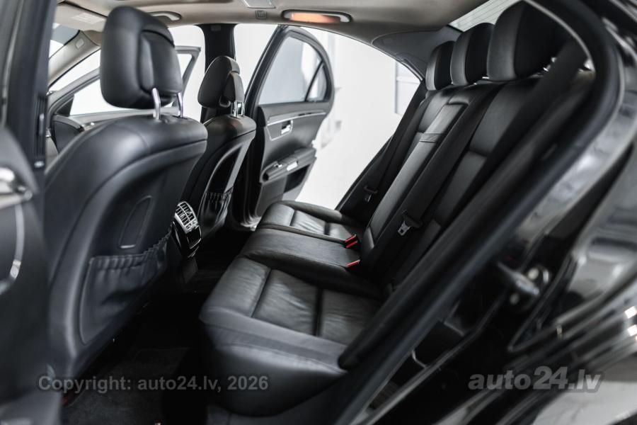 Melns Mercedes-Benz S-Class 2011 Tallina, ar dzinēja tilpumu 3.00 L un nobraukumu 304 tūkst. km par 10990 €, foto 20 vietnē AUTOMOTO.COM.LV