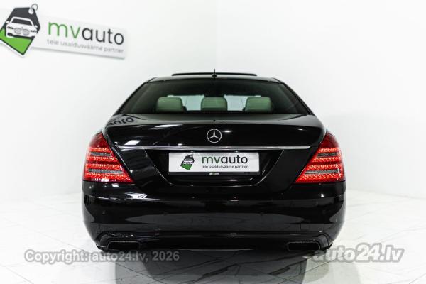 Black Mercedes-Benz S-Class 2011 in Tallinn, with an engine capacity of 3.00 L and mileage of 273 thousand km for 9990 €, photo 7 on AUTOMOTO.COM.LV