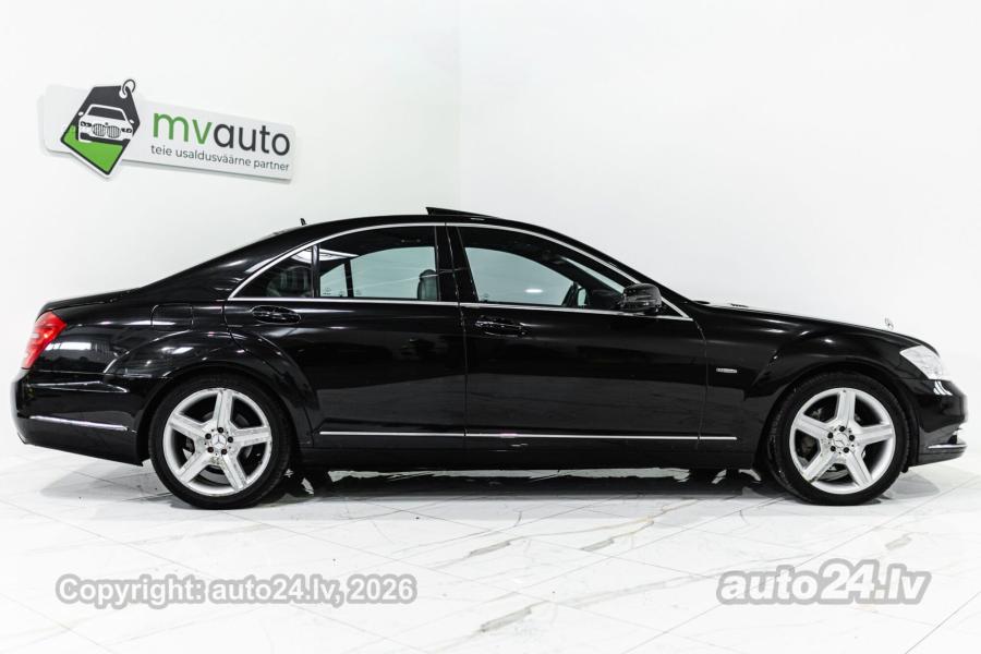 Melns Mercedes-Benz S-Class 2011 Tallina, ar dzinēja tilpumu 3.00 L un nobraukumu 273 tūkst. km par 9990 €, foto 11 vietnē AUTOMOTO.COM.LV