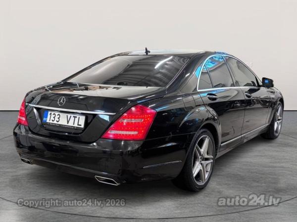Melns Mercedes-Benz S-Class 2012 Tallina, ar dzinēja tilpumu 3.00 L un nobraukumu 282 tūkst. km par 13900 €, foto 4 vietnē AUTOMOTO.COM.LV