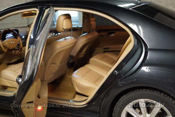Black Mercedes-Benz S-Class 2012 in Tartu, with an engine capacity of 3.00 L and mileage of 196 thousand km for 13999 €, photo 11 on AUTOMOTO.COM.LV