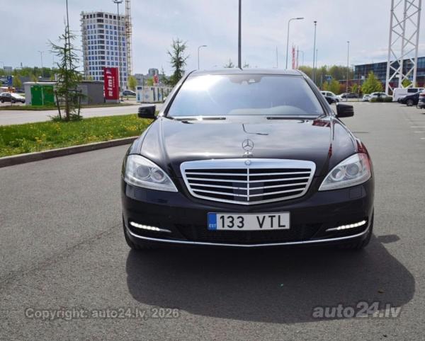 Black Mercedes-Benz S-Class 2012 in Tallinn, with an engine capacity of 3.00 L and mileage of 282 thousand km for 16500 €, photo 1 on AUTOMOTO.COM.LV