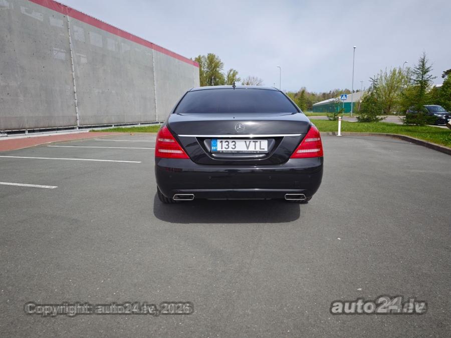 Black Mercedes-Benz S-Class 2012 in Tallinn, with an engine capacity of 3.00 L and mileage of 282 thousand km for 16500 €, photo 7 on AUTOMOTO.COM.LV