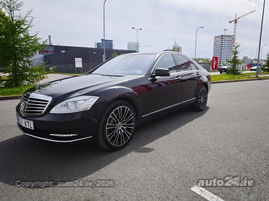 Black Mercedes-Benz S-Class 2012 in Tallinn, with an engine capacity of 3.00 L and mileage of 282 thousand km for 16500 €, photo 8 on AUTOMOTO.COM.LV