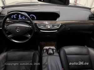 Black Mercedes-Benz S-Class 2012 in Tallinn, with an engine capacity of 3.00 L and mileage of 282 thousand km for 16500 €, photo 10 on AUTOMOTO.COM.LV