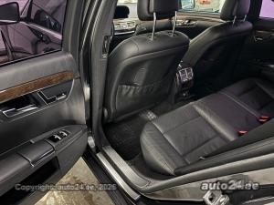 Black Mercedes-Benz S-Class 2012 in Tallinn, with an engine capacity of 3.00 L and mileage of 282 thousand km for 16500 €, photo 12 on AUTOMOTO.COM.LV