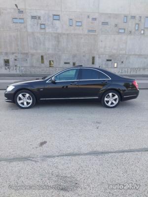 Black Mercedes-Benz S-Class 2012 in Tallinn, with an engine capacity of 3.00 L and mileage of 279 thousand km for 3900 €, photo 7 on AUTOMOTO.COM.LV