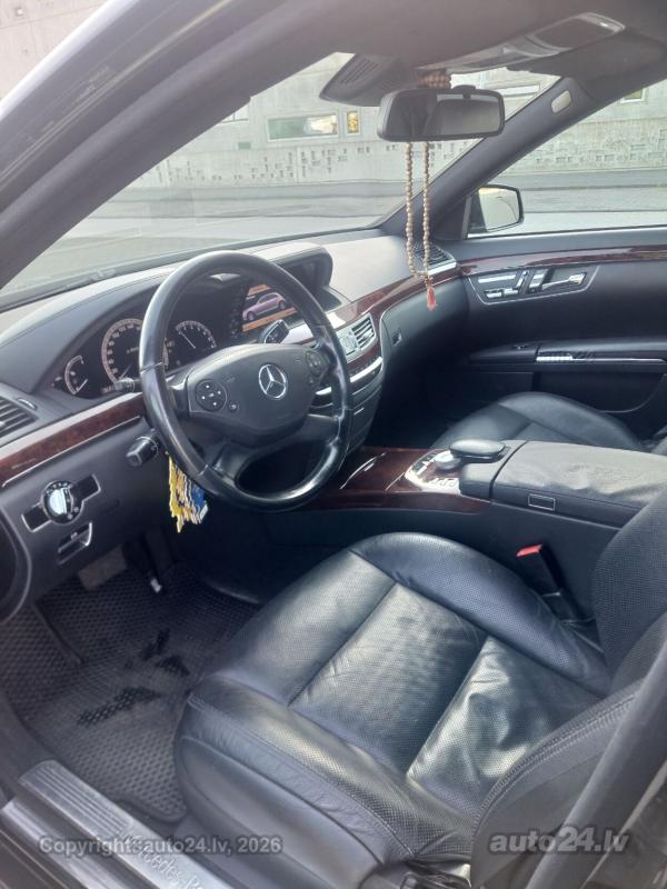 Melns Mercedes-Benz S-Class 2012 Tallina, ar dzinēja tilpumu 3.00 L un nobraukumu 279 tūkst. km par 3900 €, foto 8 vietnē AUTOMOTO.COM.LV