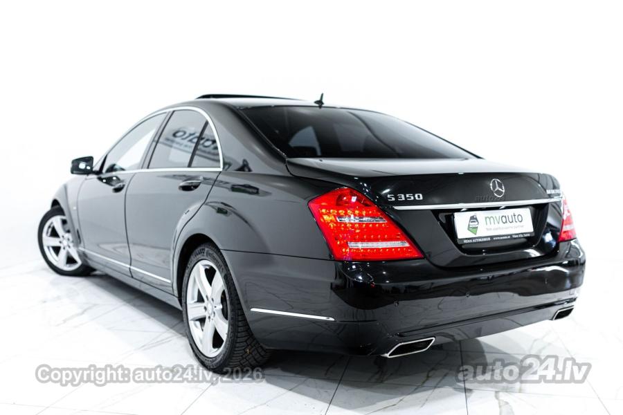 Black Mercedes-Benz S-Class 2012 in Tallinn, with an engine capacity of 3.00 L and mileage of 304 thousand km for 9990 €, photo 7 on AUTOMOTO.COM.LV