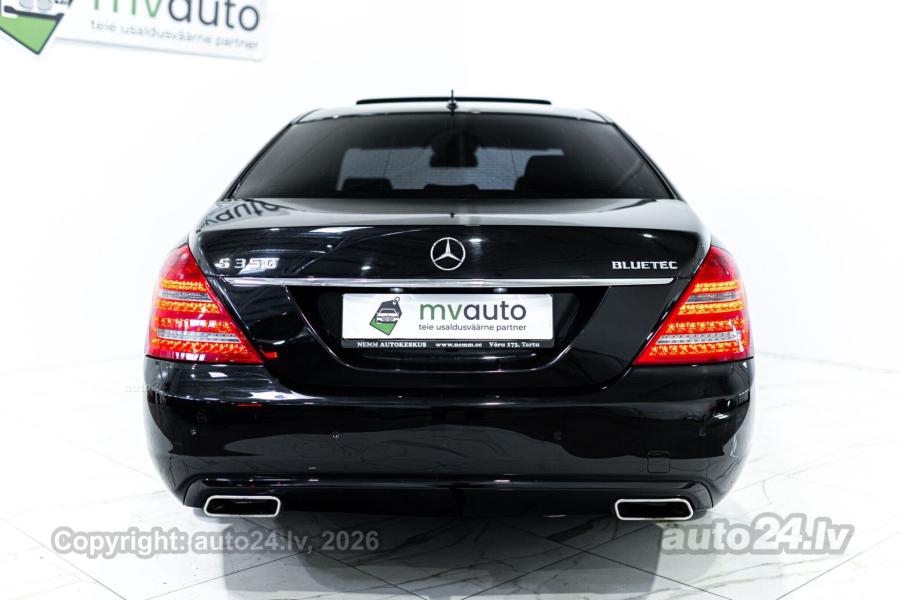 Black Mercedes-Benz S-Class 2012 in Tallinn, with an engine capacity of 3.00 L and mileage of 304 thousand km for 9990 €, photo 8 on AUTOMOTO.COM.LV