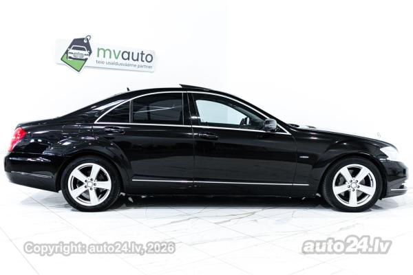 Melns Mercedes-Benz S-Class 2012 Tallina, ar dzinēja tilpumu 3.00 L un nobraukumu 304 tūkst. km par 9990 €, foto 11 vietnē AUTOMOTO.COM.LV