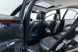 Black Mercedes-Benz S-Class 2012 in Tallinn, with an engine capacity of 3.00 L and mileage of 304 thousand km for 9990 €, photo 20 on AUTOMOTO.COM.LV
