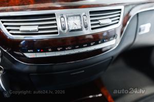 Black Mercedes-Benz S-Class 2012 in Tallinn, with an engine capacity of 3.00 L and mileage of 304 thousand km for 9990 €, photo 24 on AUTOMOTO.COM.LV