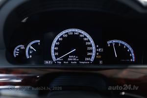 Black Mercedes-Benz S-Class 2012 in Tallinn, with an engine capacity of 3.00 L and mileage of 304 thousand km for 9990 €, photo 31 on AUTOMOTO.COM.LV