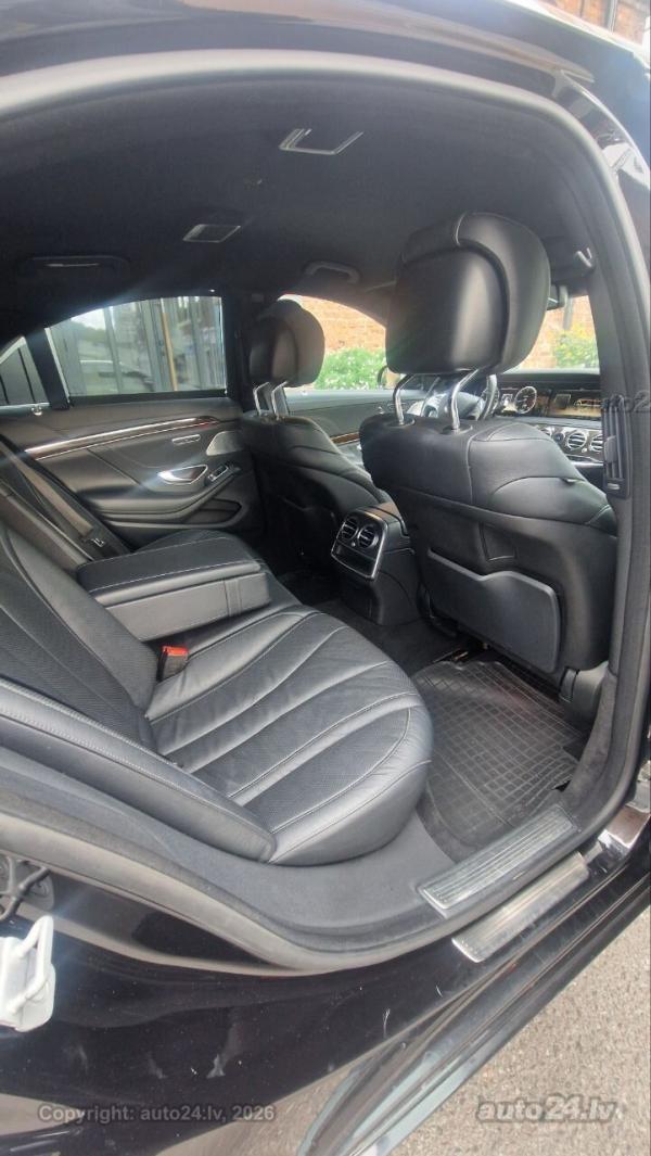 Melns Mercedes-Benz S-Class 2013 Tallina, ar dzinēja tilpumu 3.00 L un nobraukumu 212 tūkst. km par 24999 €, foto 10 vietnē AUTOMOTO.COM.LV