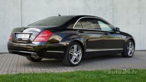 Melns Mercedes-Benz S-Class 2013 Tartu, ar dzinēja tilpumu 3.00 L un nobraukumu 276 tūkst. km par 15500 €, foto 4 vietnē AUTOMOTO.COM.LV