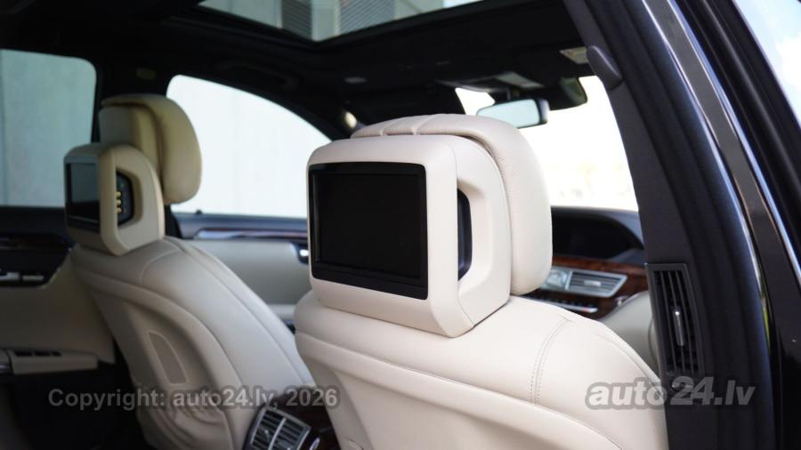 Melns Mercedes-Benz S-Class 2013 Tartu, ar dzinēja tilpumu 3.00 L un nobraukumu 276 tūkst. km par 15500 €, foto 12 vietnē AUTOMOTO.COM.LV