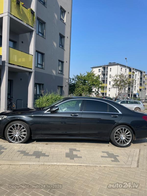 Black Mercedes-Benz S-Class 2014 in Riga, with an engine capacity of 3.00 L and mileage of 246 thousand km for 21000 €, photo 3 on AUTOMOTO.COM.LV