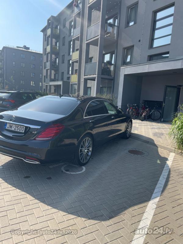 Black Mercedes-Benz S-Class 2014 in Riga, with an engine capacity of 3.00 L and mileage of 246 thousand km for 21000 €, photo 6 on AUTOMOTO.COM.LV