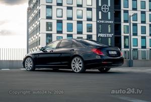 Black Mercedes-Benz S-Class 2014 in Tallinn, with an engine capacity of 3.00 L and mileage of 213 thousand km for 27999 €, photo 3 on AUTOMOTO.COM.LV