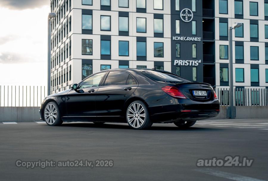 Black Mercedes-Benz S-Class 2014 in Tallinn, with an engine capacity of 3.00 L and mileage of 213 thousand km for 27999 €, photo 3 on AUTOMOTO.COM.LV