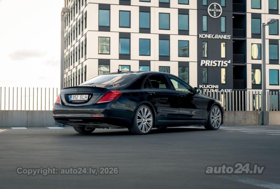 Black Mercedes-Benz S-Class 2014 in Tallinn, with an engine capacity of 3.00 L and mileage of 213 thousand km for 27999 €, photo 5 on AUTOMOTO.COM.LV