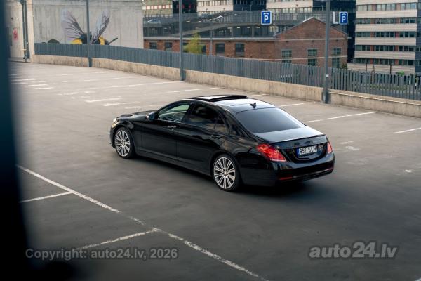 Black Mercedes-Benz S-Class 2014 in Tallinn, with an engine capacity of 3.00 L and mileage of 213 thousand km for 27999 €, photo 5 on AUTOMOTO.COM.LV