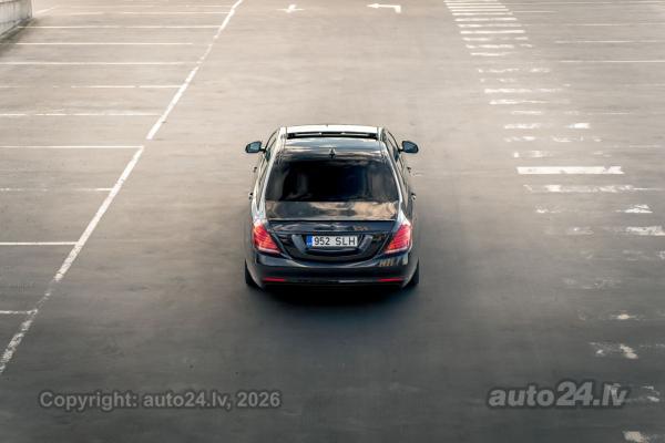 Black Mercedes-Benz S-Class 2014 in Tallinn, with an engine capacity of 3.00 L and mileage of 213 thousand km for 27999 €, photo 6 on AUTOMOTO.COM.LV