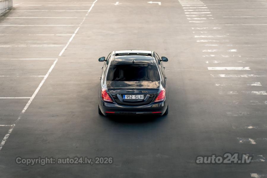 Black Mercedes-Benz S-Class 2014 in Tallinn, with an engine capacity of 3.00 L and mileage of 213 thousand km for 27999 €, photo 7 on AUTOMOTO.COM.LV