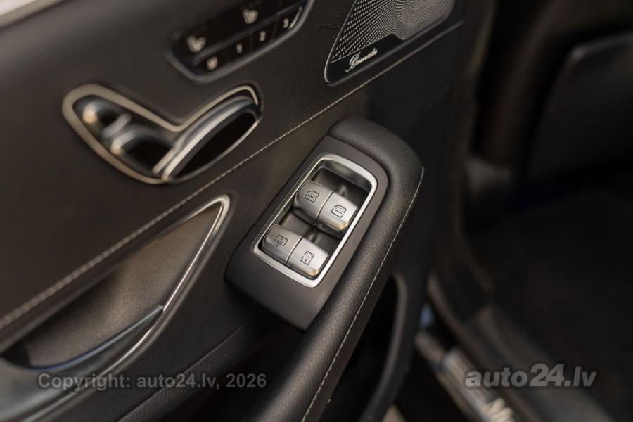 Black Mercedes-Benz S-Class 2014 in Tallinn, with an engine capacity of 3.00 L and mileage of 213 thousand km for 27999 €, photo 19 on AUTOMOTO.COM.LV