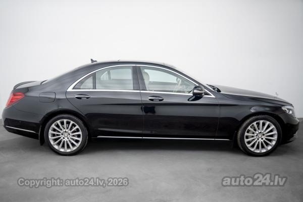 Melns Mercedes-Benz S-Class 2014 Tallina, ar dzinēja tilpumu 3.00 L un nobraukumu 142 tūkst. km par 24999 €, foto 4 vietnē AUTOMOTO.COM.LV