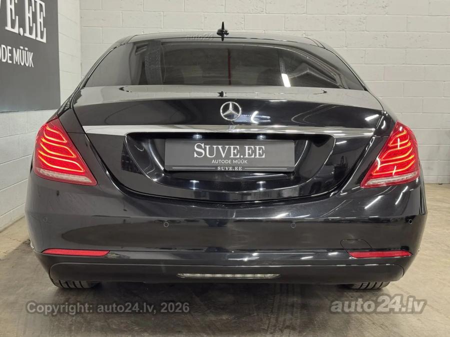 Black Mercedes-Benz S-Class 2014 in Tallinn, with an engine capacity of 3.00 L and mileage of 330 thousand km for 23995 €, photo 9 on AUTOMOTO.COM.LV