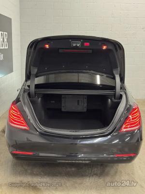 Black Mercedes-Benz S-Class 2014 in Tallinn, with an engine capacity of 3.00 L and mileage of 330 thousand km for 23995 €, photo 10 on AUTOMOTO.COM.LV