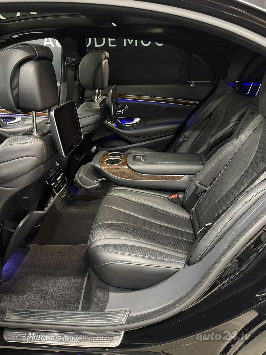 Black Mercedes-Benz S-Class 2014 in Tallinn, with an engine capacity of 3.00 L and mileage of 330 thousand km for 23995 €, photo 16 on AUTOMOTO.COM.LV