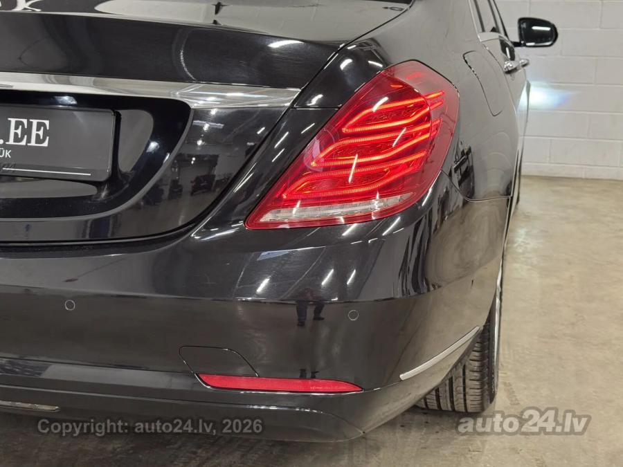 Black Mercedes-Benz S-Class 2014 in Tallinn, with an engine capacity of 3.00 L and mileage of 330 thousand km for 23995 €, photo 29 on AUTOMOTO.COM.LV