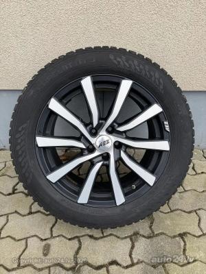 Black Mercedes-Benz S-Class 2014 in Tallinn, with an engine capacity of 3.00 L and mileage of 330 thousand km for 23995 €, photo 31 on AUTOMOTO.COM.LV