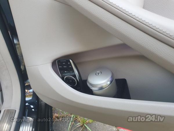 Black Mercedes-Benz S-Class 2014 in Tallinn, with an engine capacity of 2.20 L and mileage of 209 thousand km for 26900 €, photo 8 on AUTOMOTO.COM.LV