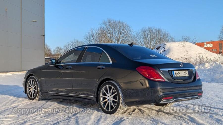 Black Mercedes-Benz S-Class 2015 in Tallinn, with an engine capacity of 3.00 L and mileage of 242 thousand km for 28400 €, photo 1 on AUTOMOTO.COM.LV