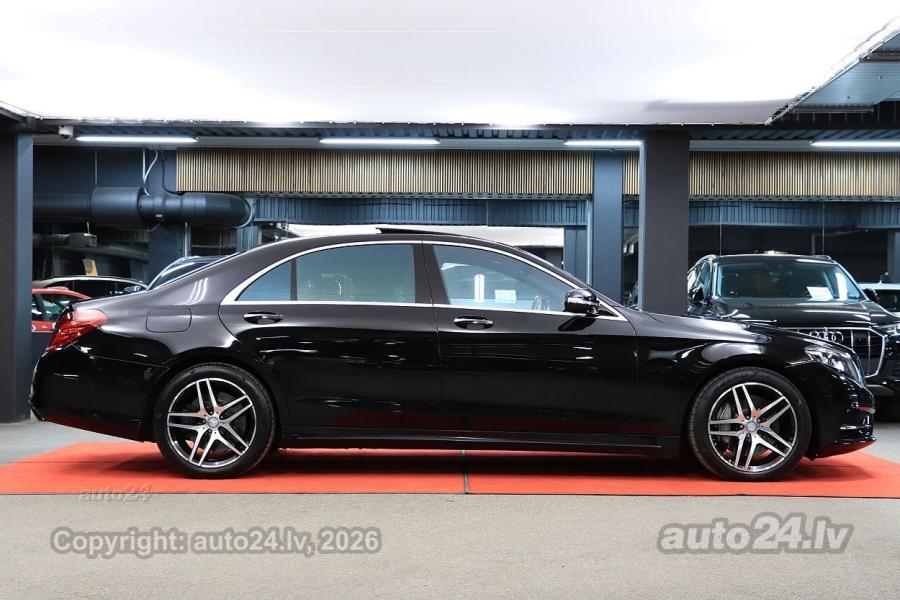 Black Mercedes-Benz S-Class 2015 in Tallinn, with an engine capacity of 4.70 L and mileage of 104 thousand km for 34995 €, photo 6 on AUTOMOTO.COM.LV