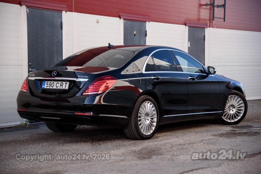 Melns Mercedes-Benz S-Class 2015 Tallina, ar dzinēja tilpumu 3.00 L un nobraukumu 171 tūkst. km par 28500 €, foto 5 vietnē AUTOMOTO.COM.LV