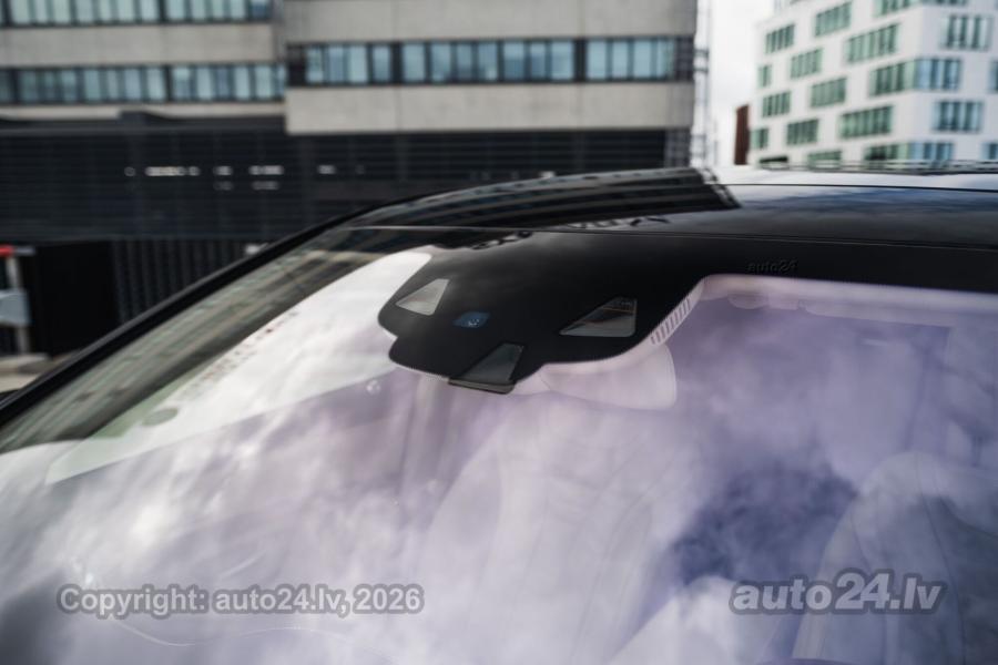Black Mercedes-Benz S-Class 2015 in Narva, with an engine capacity of 3.00 L and mileage of 175 thousand km for 28000 €, photo 11 on AUTOMOTO.COM.LV